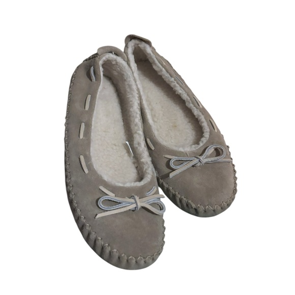 L.L. Bean | Shoes | Llbean Hearthside Moccasin Slippers | Poshmark